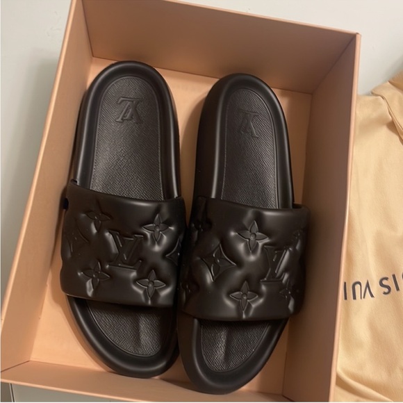 Louis Vuitton | Shoes | Black Louis Vuitton Waterfront Mule Slides ...